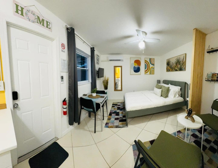 Studio W/terrace Near Hard Rock - Davie, FL