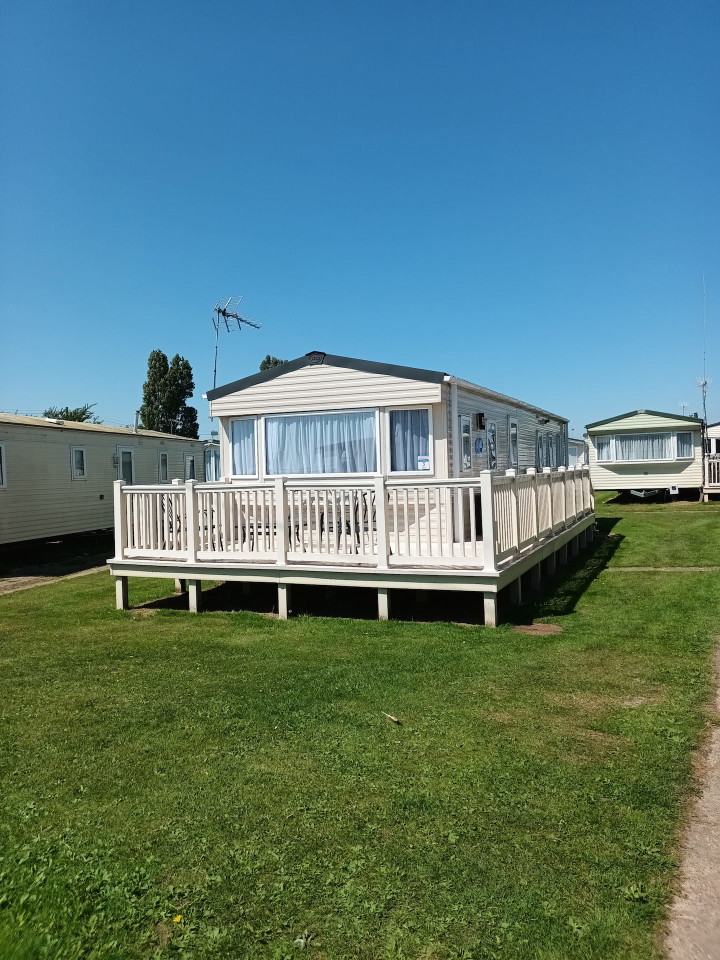 Seas The Day, Spacious Caravan At Coopers Beach - Mersea Island