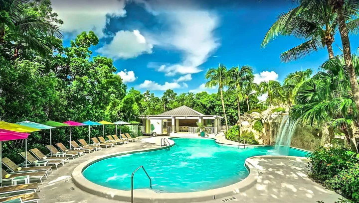 2 Resort-style Room W/ Junior Room In Coconut Wing - Key Largo, FL