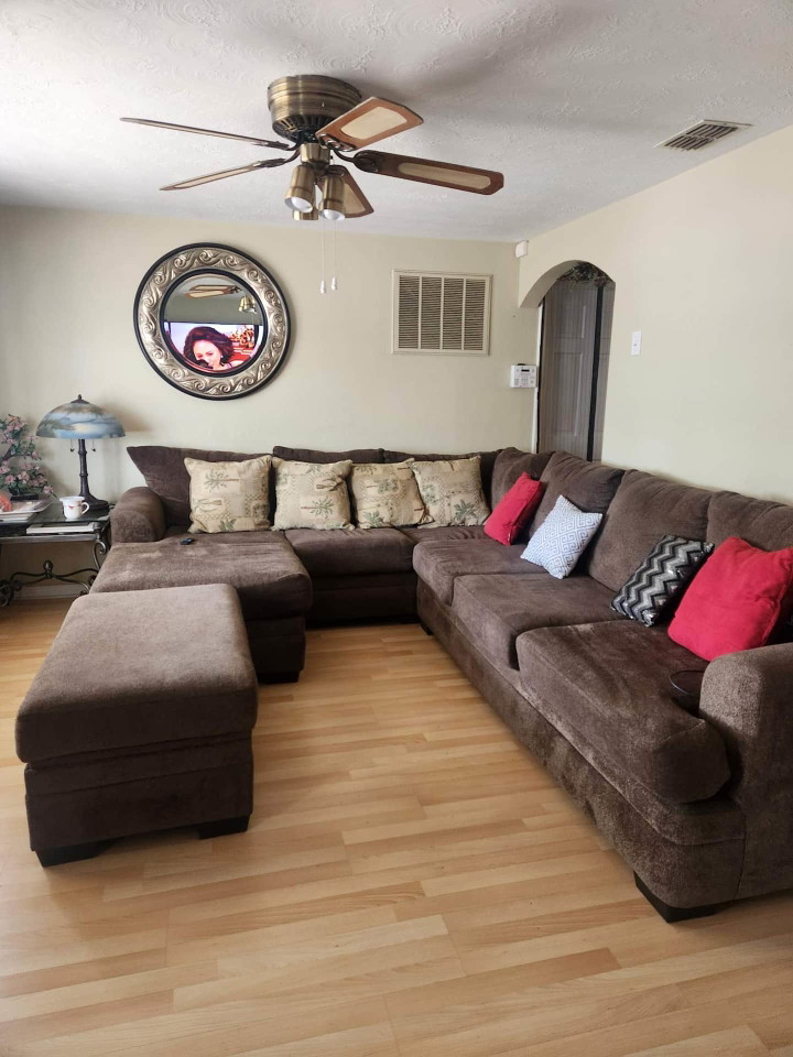 Charming 2 Bedroom-2 Full Bathroom Florida Home - Tarpon Springs, FL