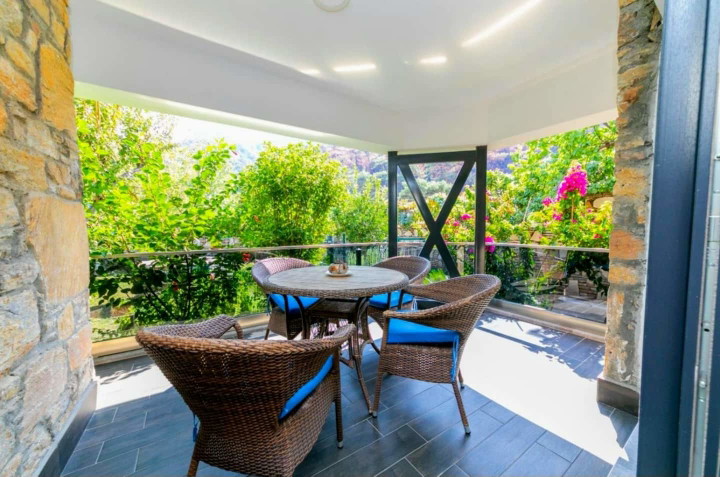 House Amberr - İçmeler