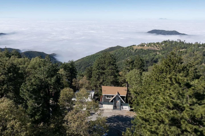 Calming Cabin Above The Clouds - Running Springs, CA
