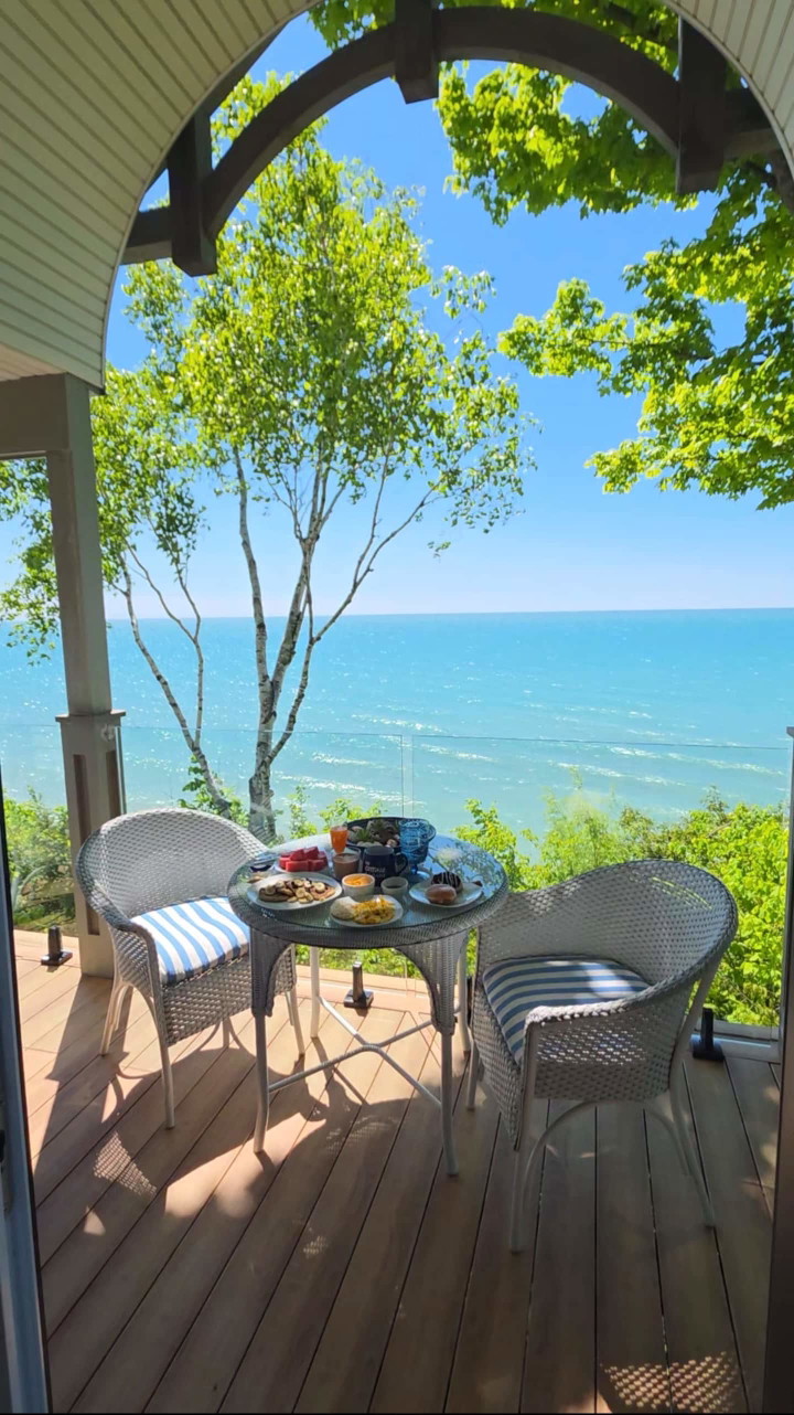 Waterfront Cottage - Bayfield, Lake Huron - Bayfield