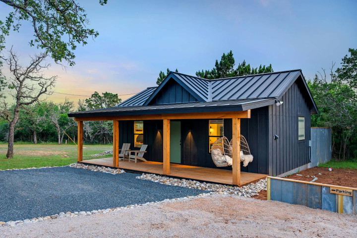 Caroline's Cottage, Hot Tub, Fireplace, Fire Pit! - Fredericksburg, TX