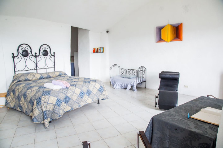 Casa Wilmot Bright Spacious Gallery Apartment - Santo Stefano al Mare