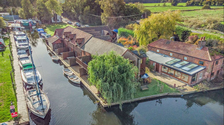 Coot-riverside Cottage With Swimming Pool - Wroxham