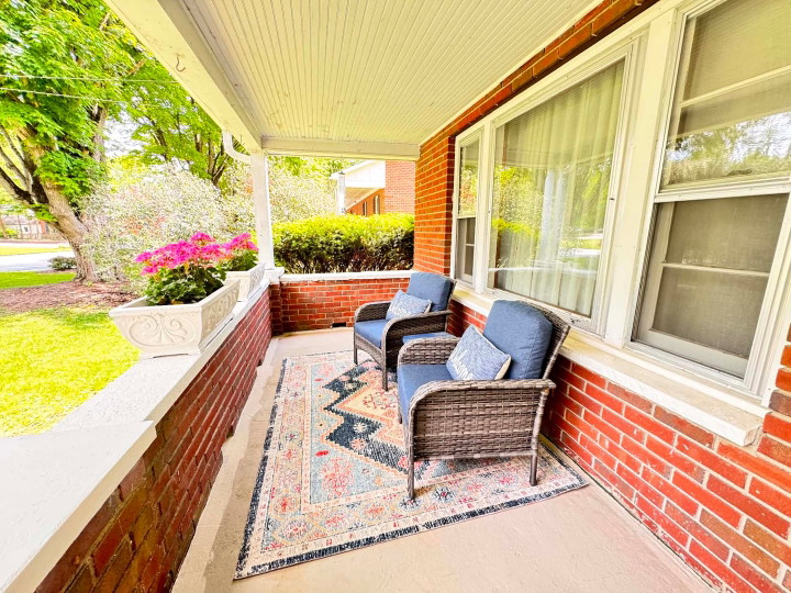 *Newly Renovated* 
Easily Walkable To Downtown! - Lewisburg, WV