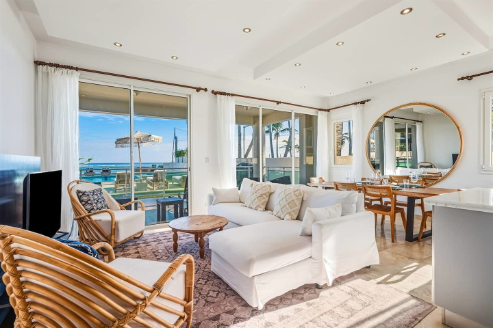 Oceanfront | King Bed, Pool & Ac 102 - Cabarete