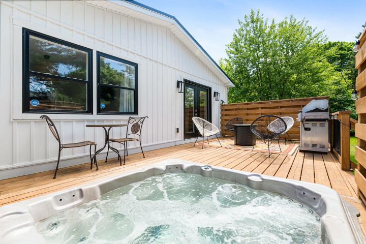 The Retreat On Rockland: A Getaway Near Downtown - Moncton