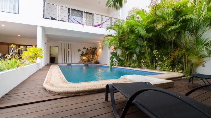 Big Beautiful House One Street Away From The 5 Ave - Playa del Carmen