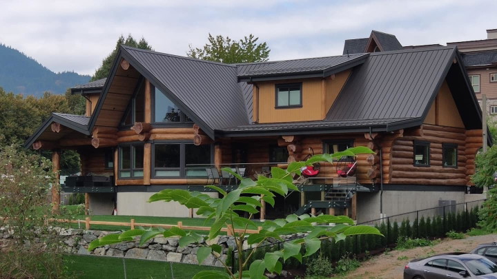 Log Escape - Whole Home | 12 Guests  | Upto 7 Beds - Harrison Hot Springs