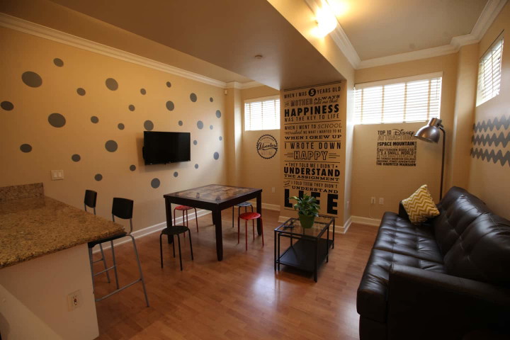 1 Bd Near Disnyland Historic Bldg - 풀러턴