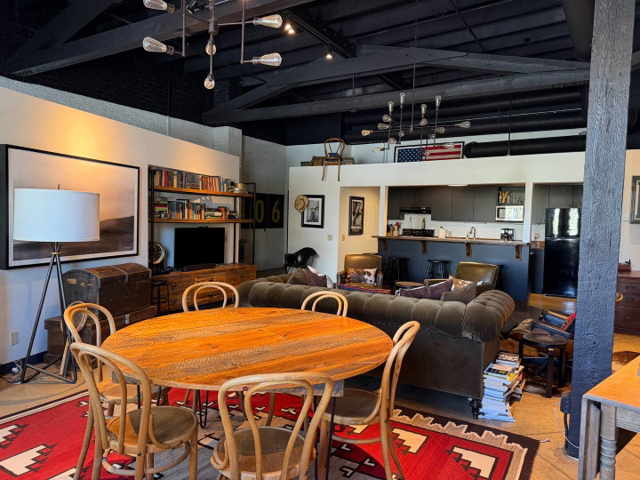 Downtown Billings Loft Designer & Walkable - 比靈斯