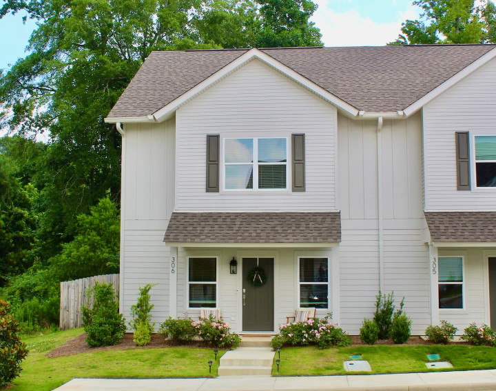 The Bodda Getta Bungalow - Auburn, AL