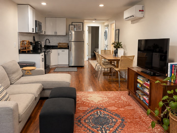 Sunny Union Market Garden Apartment - Washington, D.C.