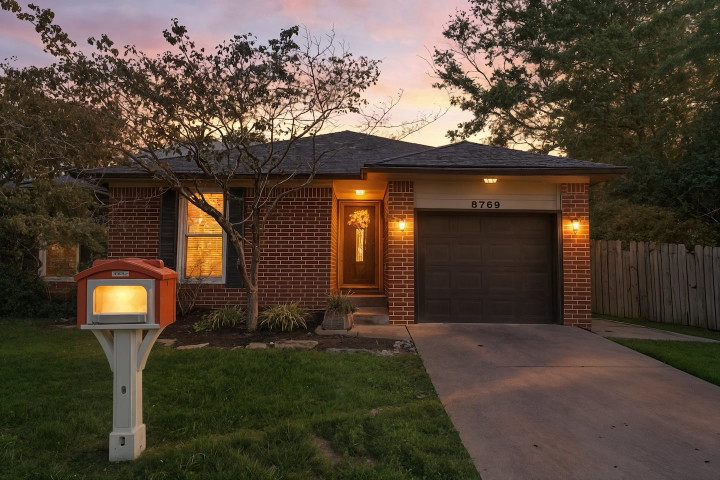Prime Pet-friendly Retreat: 2 Kings, Fire Pit - Lexington, KY