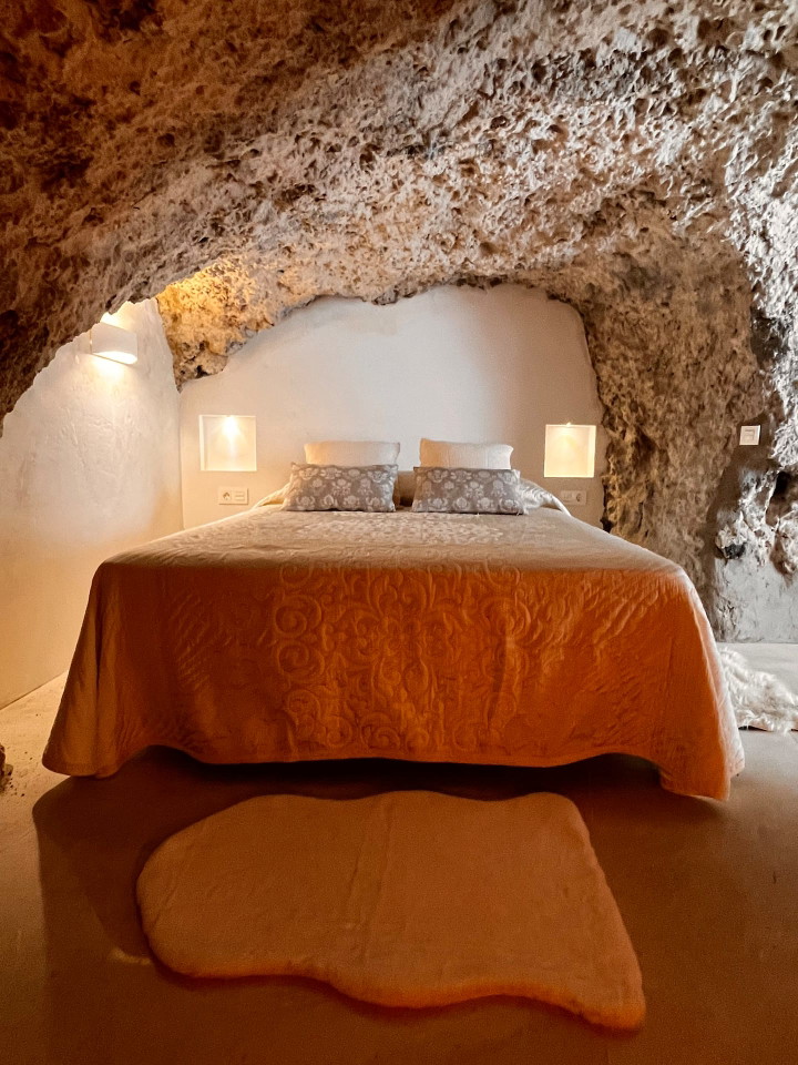Increíble Cueva De Diseño Para Escapada Romántica - Andalucía