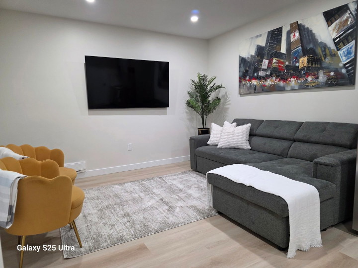 Executive Luxury Suite. Unit B - Regina