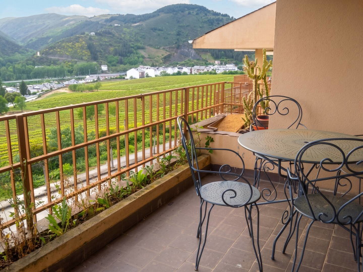Apartment With 3 Bedrooms In Villafranca Del Bierzo, With Wonderful Mountain View, Shared Pool, Furnished Terrace - Balboa