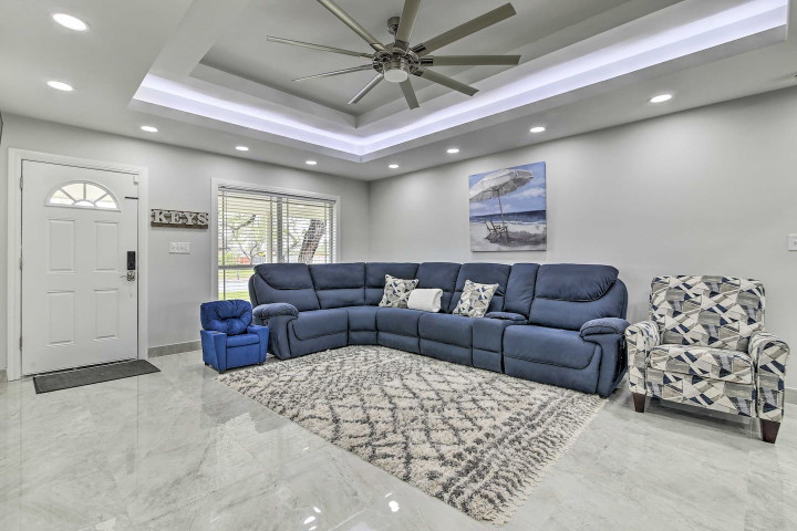 Patio & Grill: Spacious Gem Near Gulf Coast! - Brownsville, TX