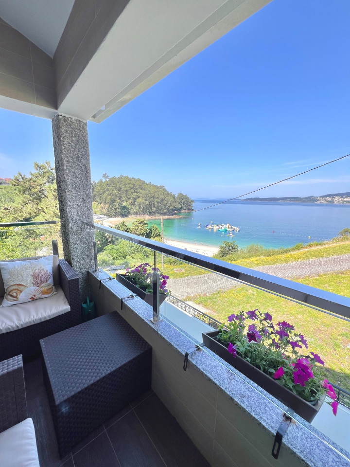 Terrace With Sea Views · Mogor Beach - Marín