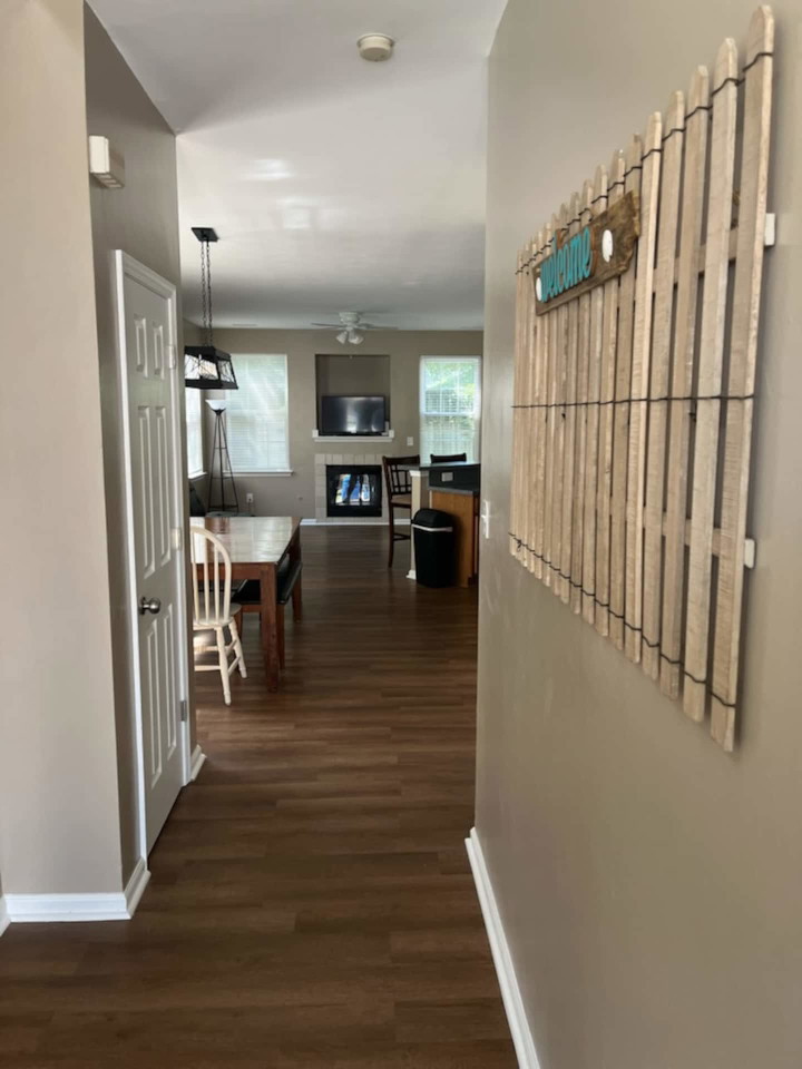 Gorgeous Remodel Vibe Dstr Fenced Yrd Walk 2 Beach - Virginia Beach, VA
