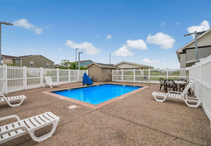 Ingleside Stay | 3 Rooms W/ Kitchen & Free Parking - Corpus Christi, TX