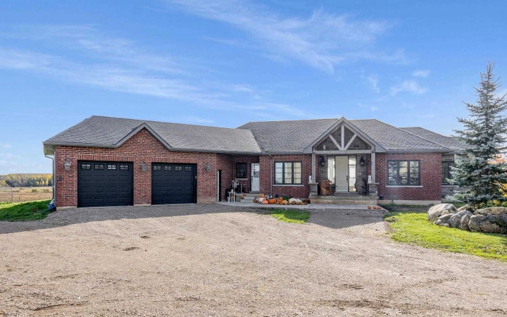 The Grand Oasis  Private Luxury Estate - Orangeville