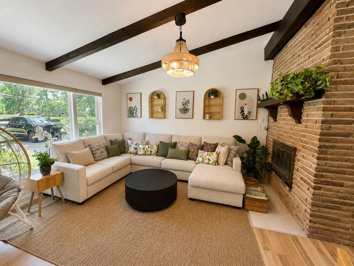 Modern/remodeled 5 Bed 2.5 Bath Home In Saint Paul - Woodbury, MN