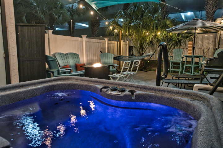 Steps To Beach+hot Tub+games+king+firepit - Panama City Beach, FL