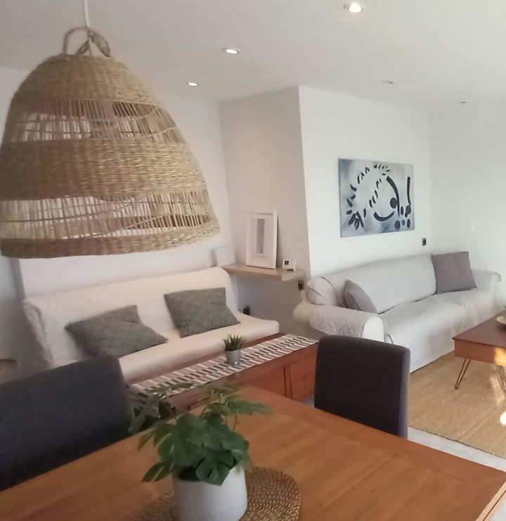 Apartment Near The Beach And Barcelona, Only 20 Minutes Away - El Masnou