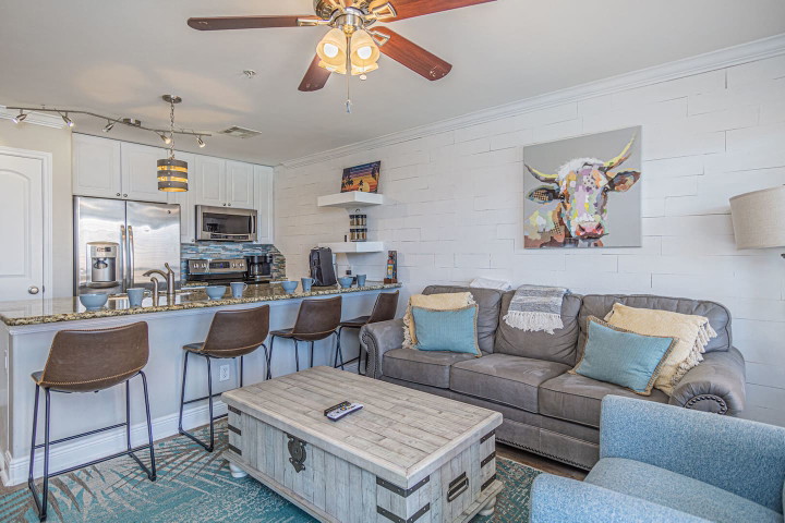 Coastal Comfort At Beach Barn - Pet Friendly! - Tiki Island, TX