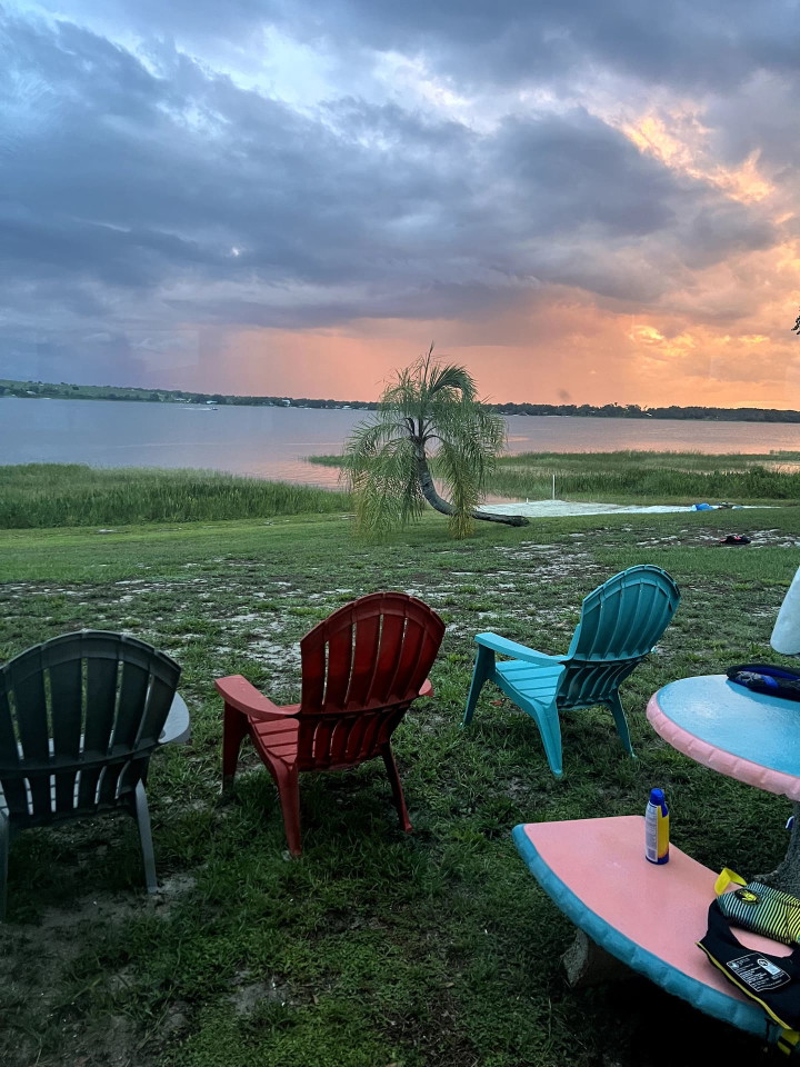 Midcentury Lakefront Home On Crooked Lake - Lakeshore, FL