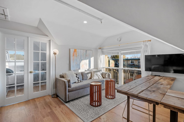The Nest ~ Walk To Downtown ~ Luxury, New 2br - Manchester, NH