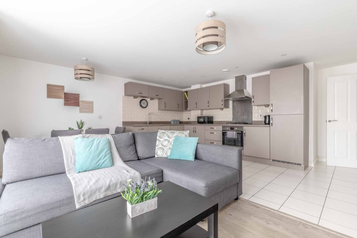 2 Bdr Apartment In Slough| Parking - By Tempstay - Slough