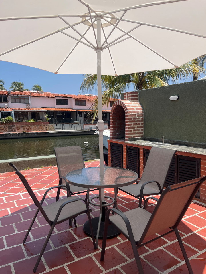 Exclusivo Town House Con Muelle, Piscina, Grill - Venezuela