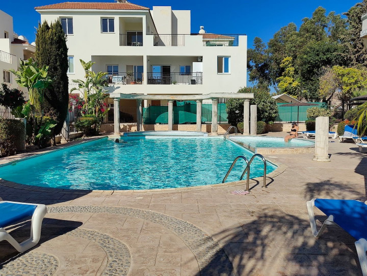 Larnaca - Duplex House - Sleeps 7 With Pool - Zypern