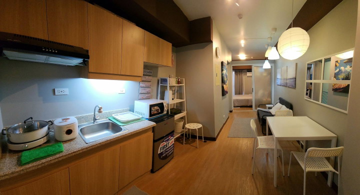 Minimalist Staycation W/ Ntflx, Hbo, Disney + - Pasig