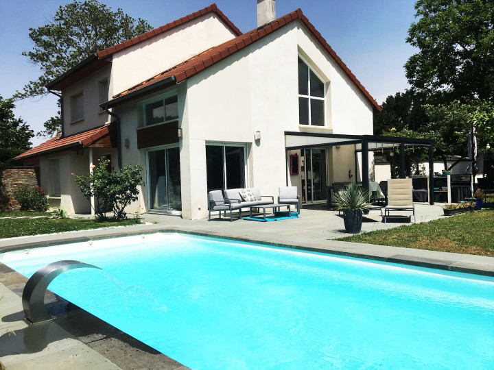 Architect's Villa Lyon Collonges Au Mont D'or: Swimming Pool, Nature, Bocuse, - Limonest