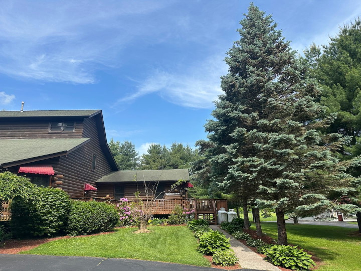 Spectacular Log Home Estate North Wing Unit - Newburgh, NY