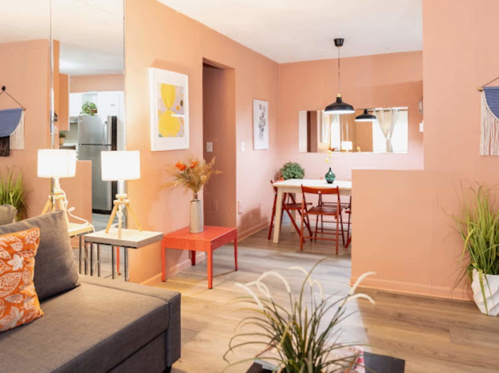 Apart Steps From The Beach With Free Parking. - South Beach, FL