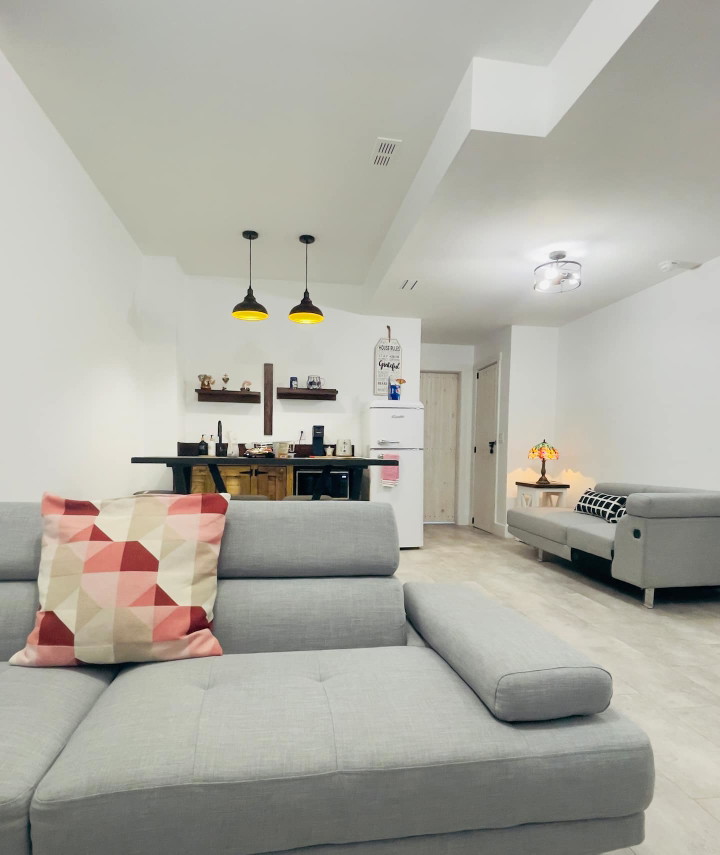 Farmhouse Feel Guest Suite - Cochrane