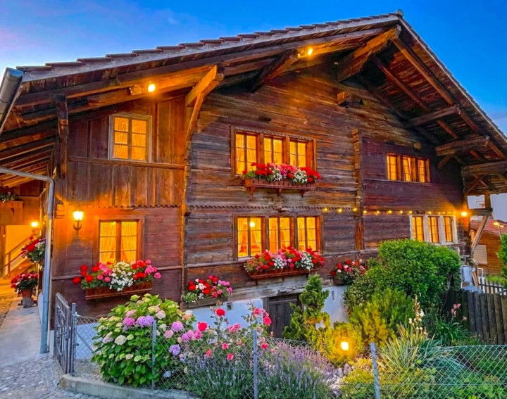 Swisshut Stunning Views Alps & Lake - Beatenberg