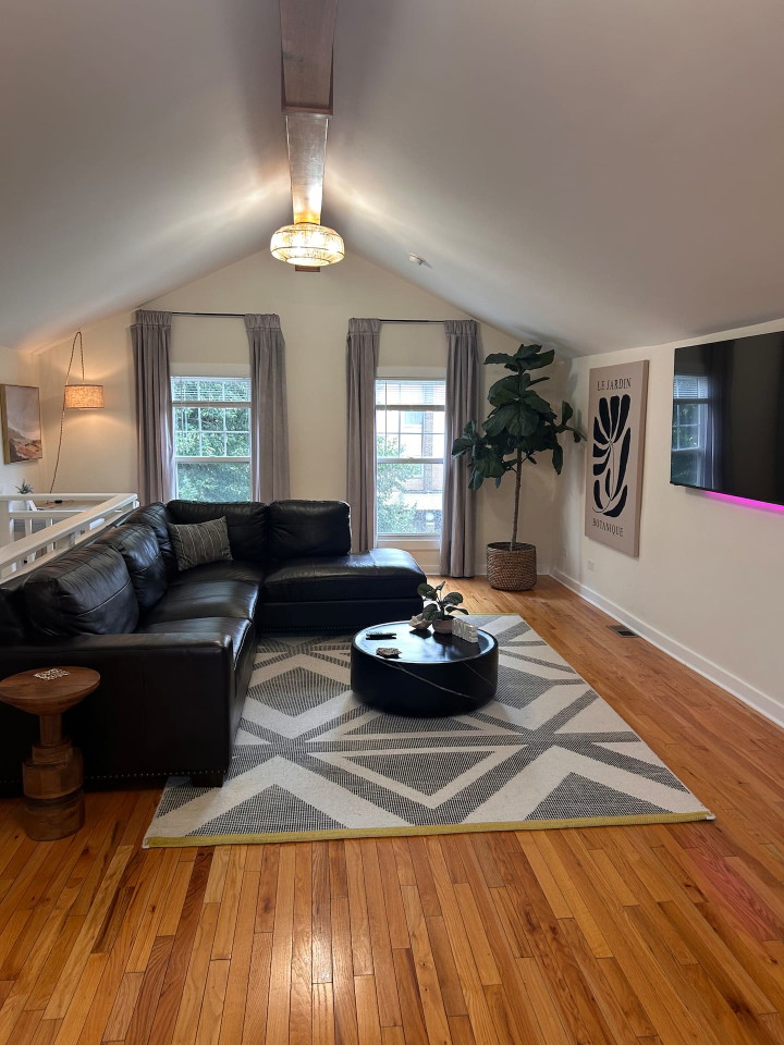Hidden Gem Apartment - Waukegan, IL
