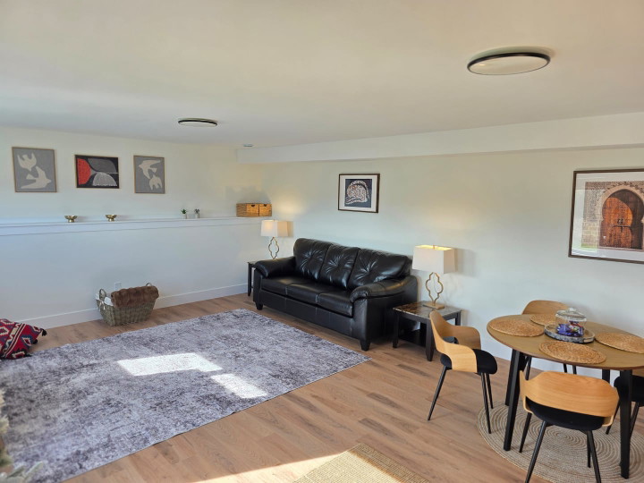 Cozy Modern Retreat | 2br, Sleeps 7 Guests - Hampton