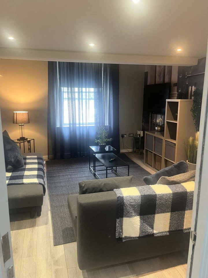 Explore Liverpool Sleeps 8 Near Iconic Landmarks - Liverpool