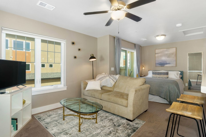 Spacious New Studio! Close To Old Town & Foothills - Fort Collins, CO