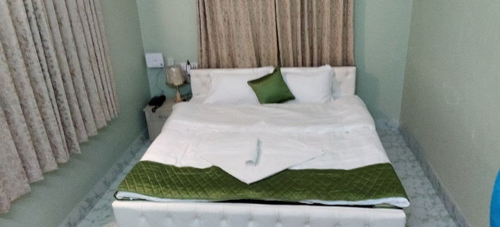 Mohor Nest, It's A Cozy And Comfortable Place - Kolkata