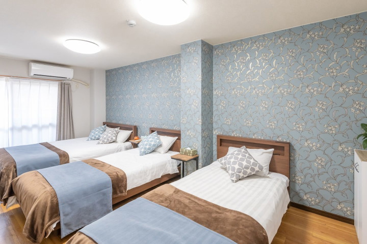7f Prime Location Dotonbori, Kuromon Market, Shinsaibashi 5 Minutes/namba Nearby/river View From Veranda/luggage Storage Available Before Check-in - Osaka
