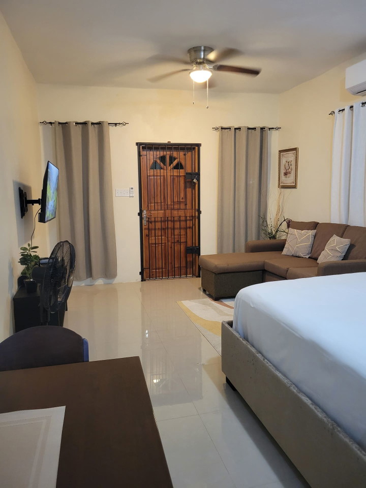 Hidden Border 1 Cozy Studio, Ac , Hotwater, Wifi - Kingston
